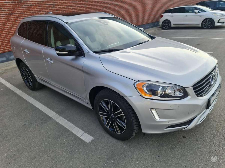 Pelēks Volvo XC60 2017 Kauņa, ar dzinēja tilpumu 1.97 L un nobraukumu 85 tūkst. km par 15000 €, foto 5 vietnē AUTOMOTO.COM.LV