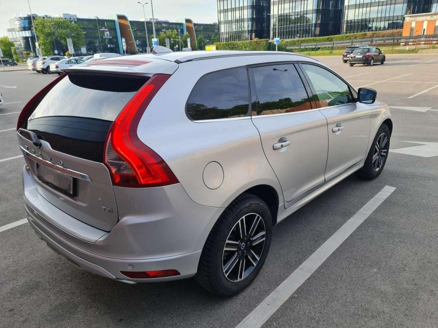 Pelēks Volvo XC60 2017 Kauņa, ar dzinēja tilpumu 1.97 L un nobraukumu 85 tūkst. km par 15000 €, foto 6 vietnē AUTOMOTO.COM.LV