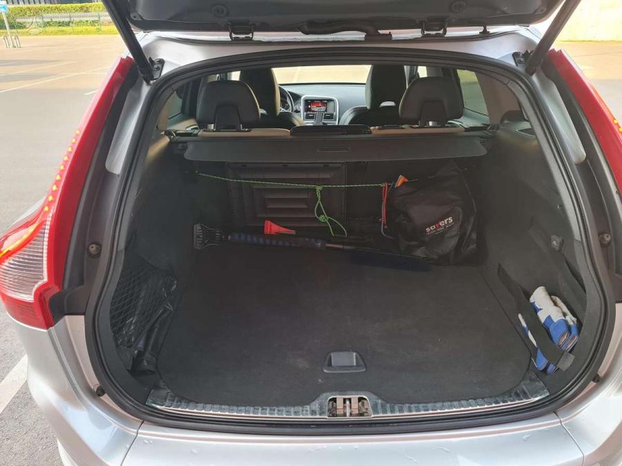 Pelēks Volvo XC60 2017 Kauņa, ar dzinēja tilpumu 1.97 L un nobraukumu 85 tūkst. km par 15000 €, foto 10 vietnē AUTOMOTO.COM.LV
