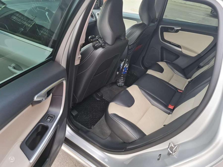 Pelēks Volvo XC60 2017 Kauņa, ar dzinēja tilpumu 1.97 L un nobraukumu 85 tūkst. km par 15000 €, foto 11 vietnē AUTOMOTO.COM.LV