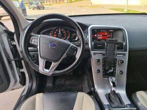 Pelēks Volvo XC60 2017 Kauņa, ar dzinēja tilpumu 1.97 L un nobraukumu 85 tūkst. km par 15000 €, foto 13 vietnē AUTOMOTO.COM.LV