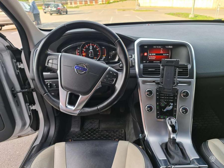 Pelēks Volvo XC60 2017 Kauņa, ar dzinēja tilpumu 1.97 L un nobraukumu 85 tūkst. km par 15000 €, foto 13 vietnē AUTOMOTO.COM.LV