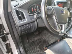 Pelēks Volvo XC60 2017 Kauņa, ar dzinēja tilpumu 1.97 L un nobraukumu 85 tūkst. km par 15000 €, foto 14 vietnē AUTOMOTO.COM.LV