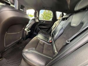 Grey Volvo XC60 2017 in Siauliai, with an engine capacity of 1.97 L and mileage of 263 thousand km for 17900 €, photo 7 on AUTOMOTO.COM.LV