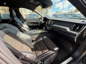 Grey Volvo XC60 2017 in Siauliai, with an engine capacity of 1.97 L and mileage of 263 thousand km for 17900 €, photo 8 on AUTOMOTO.COM.LV