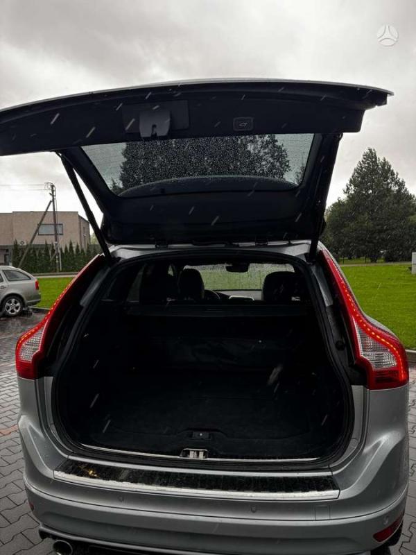 Pelēks Volvo XC60 2017 Kauņa, ar dzinēja tilpumu 1.97 L un nobraukumu 250 tūkst. km par 12000 €, foto 7 vietnē AUTOMOTO.COM.LV