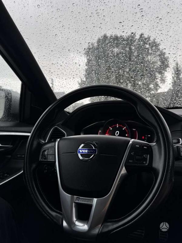 Pelēks Volvo XC60 2017 Kauņa, ar dzinēja tilpumu 1.97 L un nobraukumu 250 tūkst. km par 12000 €, foto 11 vietnē AUTOMOTO.COM.LV