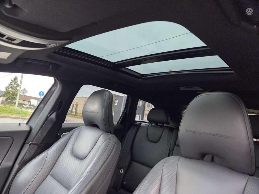 Pelēks Volvo XC60 2017 Kauņa, ar dzinēja tilpumu 2.40 L un nobraukumu 160 tūkst. km par 17600 €, foto 16 vietnē AUTOMOTO.COM.LV