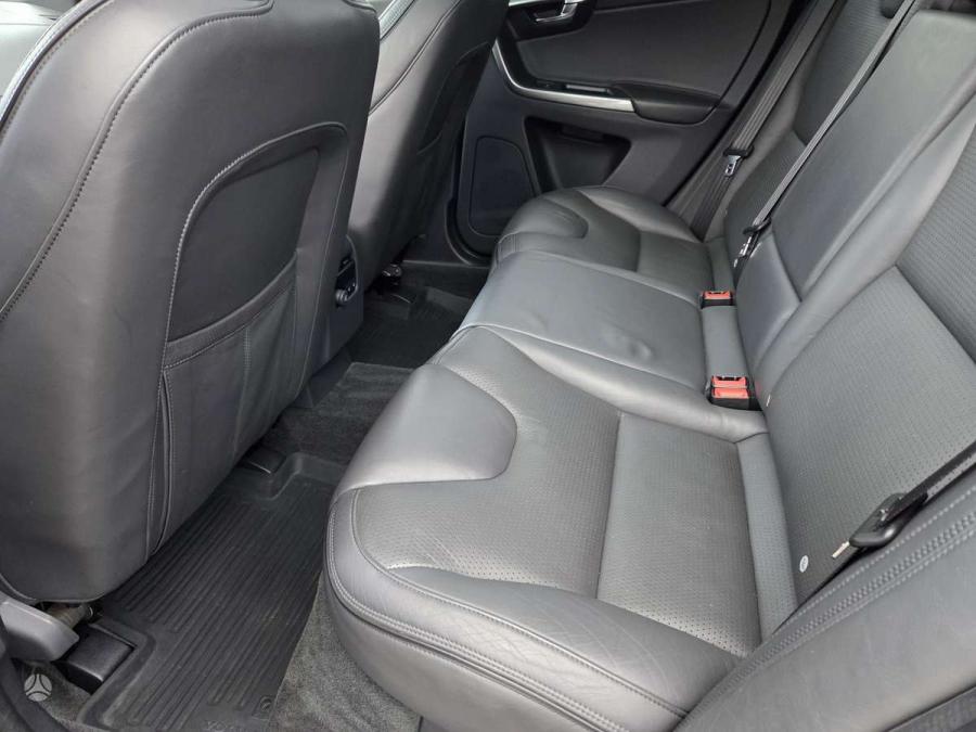 Pelēks Volvo XC60 2017 Kauņa, ar dzinēja tilpumu 2.40 L un nobraukumu 160 tūkst. km par 17600 €, foto 19 vietnē AUTOMOTO.COM.LV
