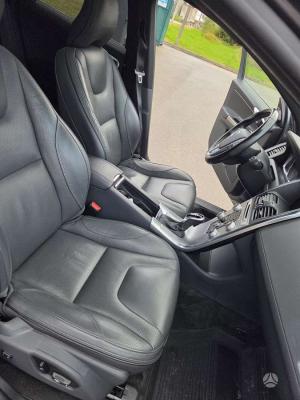 Pelēks Volvo XC60 2017 Kauņa, ar dzinēja tilpumu 2.40 L un nobraukumu 160 tūkst. km par 17600 €, foto 27 vietnē AUTOMOTO.COM.LV