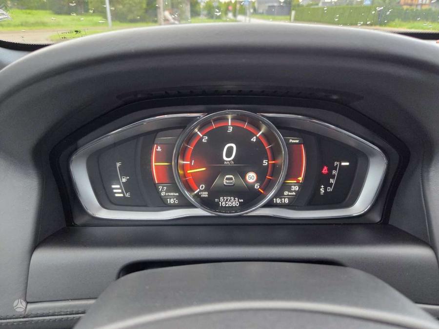 Pelēks Volvo XC60 2017 Kauņa, ar dzinēja tilpumu 2.40 L un nobraukumu 160 tūkst. km par 17600 €, foto 31 vietnē AUTOMOTO.COM.LV