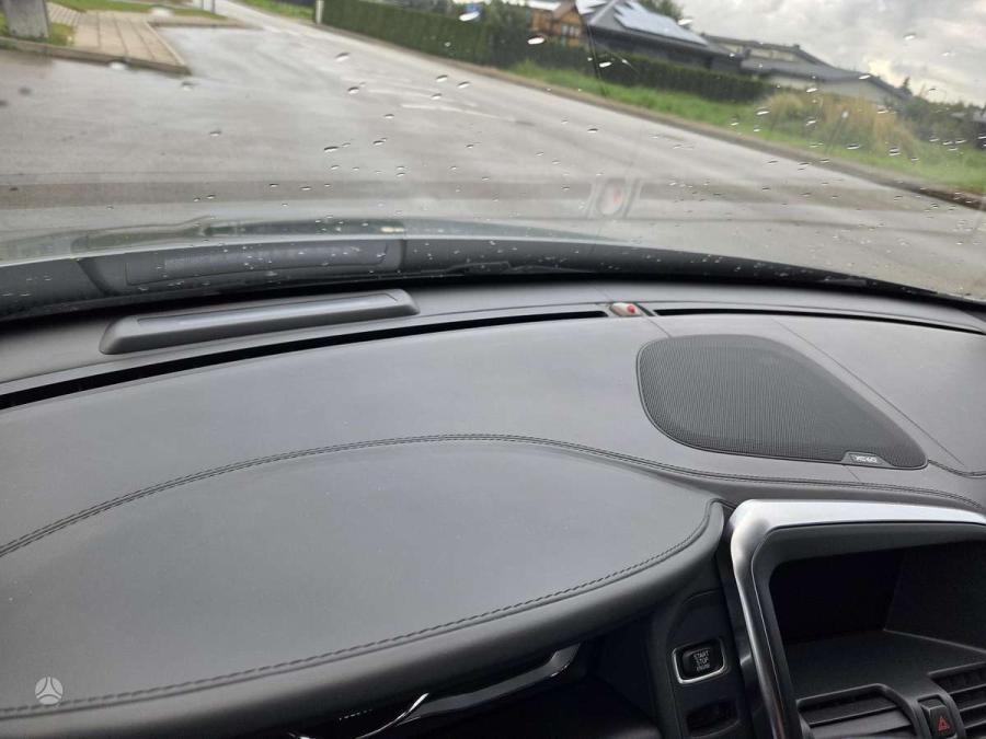 Pelēks Volvo XC60 2017 Kauņa, ar dzinēja tilpumu 2.40 L un nobraukumu 160 tūkst. km par 17600 €, foto 37 vietnē AUTOMOTO.COM.LV