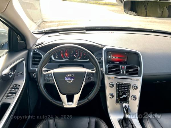 Pelēks Volvo XC60 2017 Tallina, ar dzinēja tilpumu 2.40 L un nobraukumu 0 tūkst. km par 16999 €, foto 9 vietnē AUTOMOTO.COM.LV