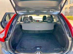 Grey Volvo XC60 2017 in Tallinn, with an engine capacity of 2.40 L and mileage of 0 thousand km for 16999 €, photo 25 on AUTOMOTO.COM.LV