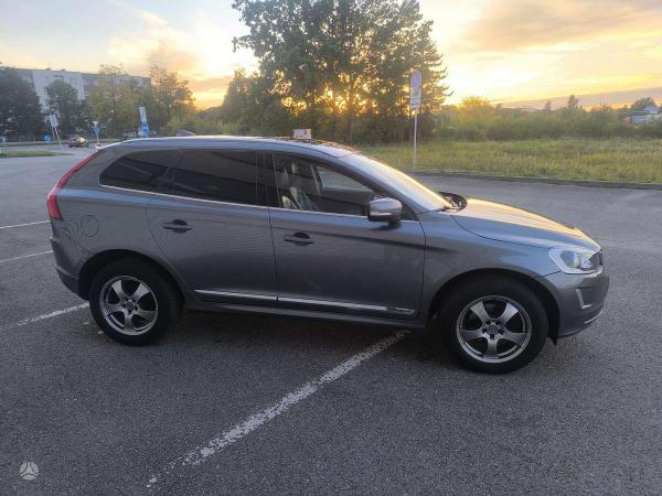 Volvo XC60 2017 Šauļi vietnē Pelēks Volvo XC60 2017 Šauļi, ar dzinēja tilpumu 1.97 L un nobraukumu 158 tūkst. km par 11450 €, foto 9 vietnē AUTOMOTO.COM.LV