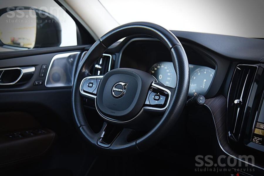Pelēks Volvo XC60 2017 Tukums, ar dzinēja tilpumu 2.00 L un nobraukumu 150 tūkst. km par 22990 €, foto 15 vietnē AUTOMOTO.COM.LV