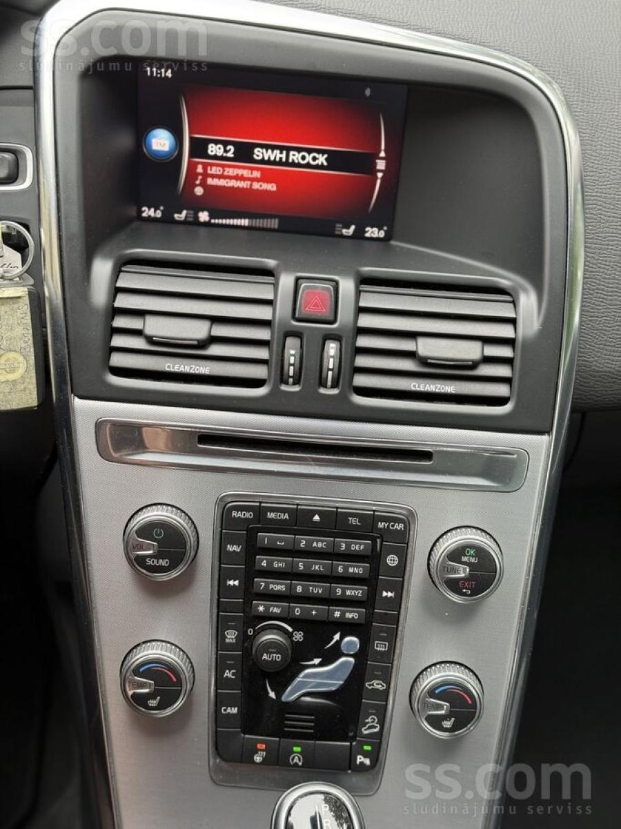 Pelēks Volvo XC60 2017 Rīga, ar dzinēja tilpumu 2.00 L un nobraukumu 0 tūkst. km par 17400 €, foto 10 vietnē AUTOMOTO.COM.LV