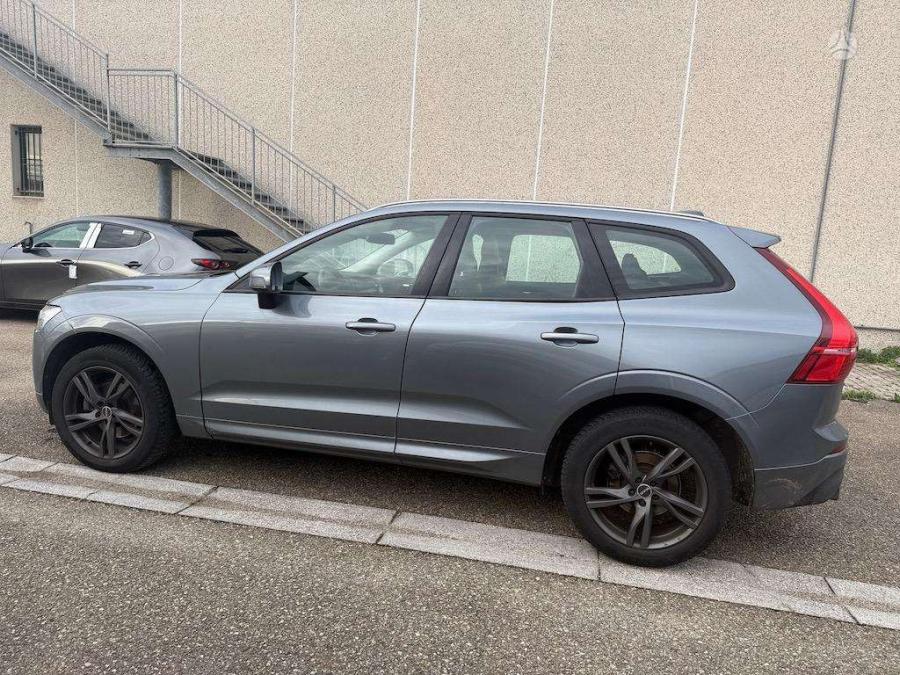 Grey Volvo XC60 2018 in Siauliai, with an engine capacity of 1.97 L and mileage of 300 thousand km for 14900 €, photo 7 on AUTOMOTO.COM.LV