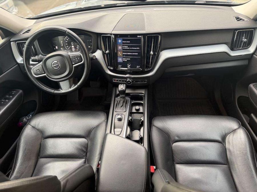 Grey Volvo XC60 2018 in Siauliai, with an engine capacity of 1.97 L and mileage of 300 thousand km for 14900 €, photo 12 on AUTOMOTO.COM.LV