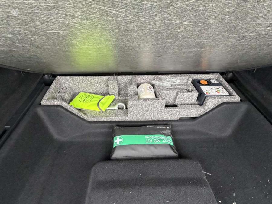 Серый Вольво ХС60 2018 в Утена, объемом двигателя 2.00 л и пробегом 270 тыс. км за 16500 €, фото 13 на AUTOMOTO.COM.LV