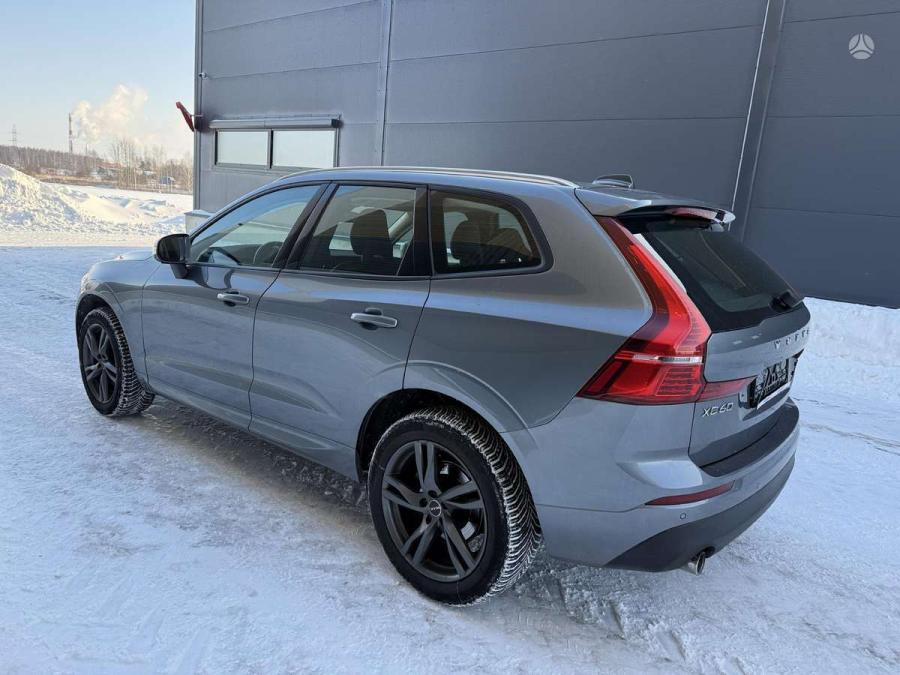 Grey Volvo XC60 2018 in Siauliai, with an engine capacity of 1.97 L and mileage of 300 thousand km for 14900 €, photo 8 on AUTOMOTO.COM.LV