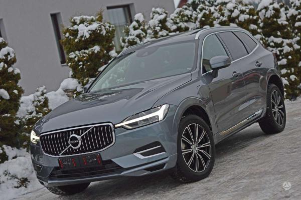 Grey Volvo XC60 2018 in Vilnius, with an engine capacity of 2.00 L and mileage of 97 thousand km for 26750 €, photo 1 on AUTOMOTO.COM.LV