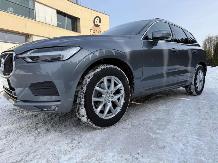 Grey Volvo XC60 2018 in Kaunas, with an engine capacity of 2.00 L and mileage of 209 thousand km for 20888 €, photo 1 on AUTOMOTO.COM.LV