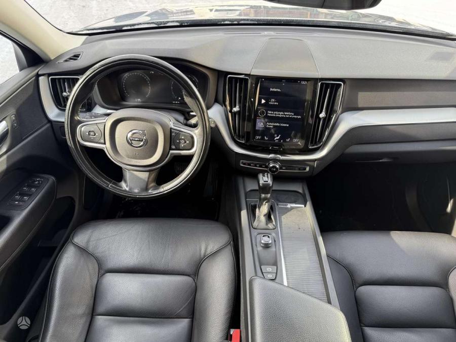 Grey Volvo XC60 2018 in Kaunas, with an engine capacity of 2.00 L and mileage of 209 thousand km for 20888 €, photo 12 on AUTOMOTO.COM.LV