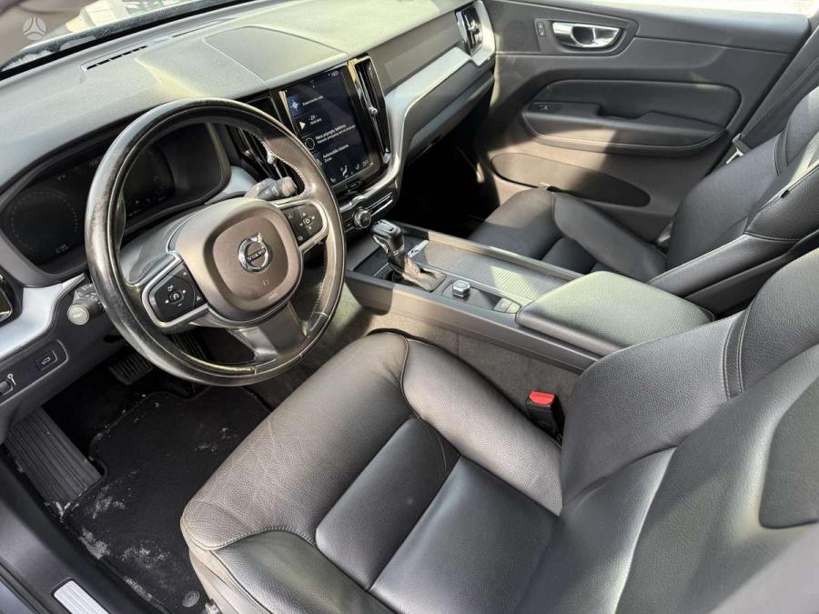 Grey Volvo XC60 2018 in Kaunas, with an engine capacity of 2.00 L and mileage of 209 thousand km for 20888 €, photo 15 on AUTOMOTO.COM.LV