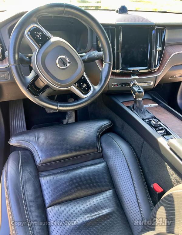 Pelēks Volvo XC60 2018 Tallina, ar dzinēja tilpumu 2.00 L un nobraukumu 142 tūkst. km par 29490 €, foto 8 vietnē AUTOMOTO.COM.LV