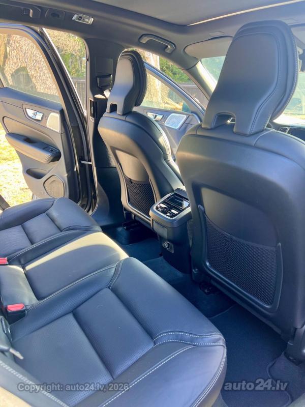 Pelēks Volvo XC60 2018 Tallina, ar dzinēja tilpumu 2.00 L un nobraukumu 142 tūkst. km par 29490 €, foto 9 vietnē AUTOMOTO.COM.LV