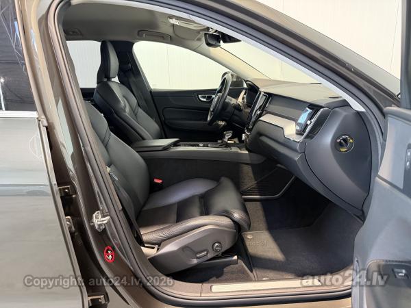 Grey Volvo XC60 2018 in Tartu, with an engine capacity of 2.00 L and mileage of 225 thousand km for 22990 €, photo 9 on AUTOMOTO.COM.LV