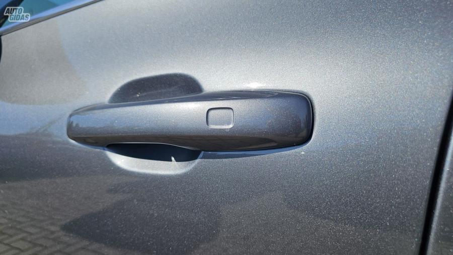 Grey Volvo XC60 2018 in Prienai, with an engine capacity of 2.00 L and mileage of 240 thousand km for 21600 €, photo 12 on AUTOMOTO.COM.LV