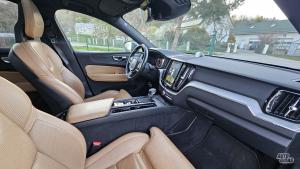 Grey Volvo XC60 2018 in Prienai, with an engine capacity of 2.00 L and mileage of 240 thousand km for 21600 €, photo 17 on AUTOMOTO.COM.LV