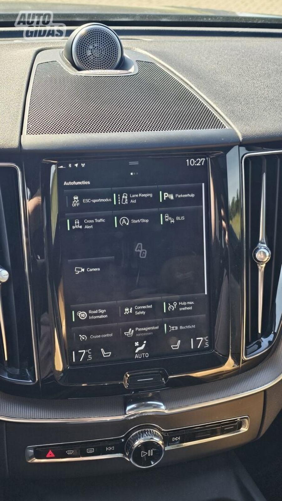 Grey Volvo XC60 2018 in Prienai, with an engine capacity of 2.00 L and mileage of 240 thousand km for 21600 €, photo 21 on AUTOMOTO.COM.LV