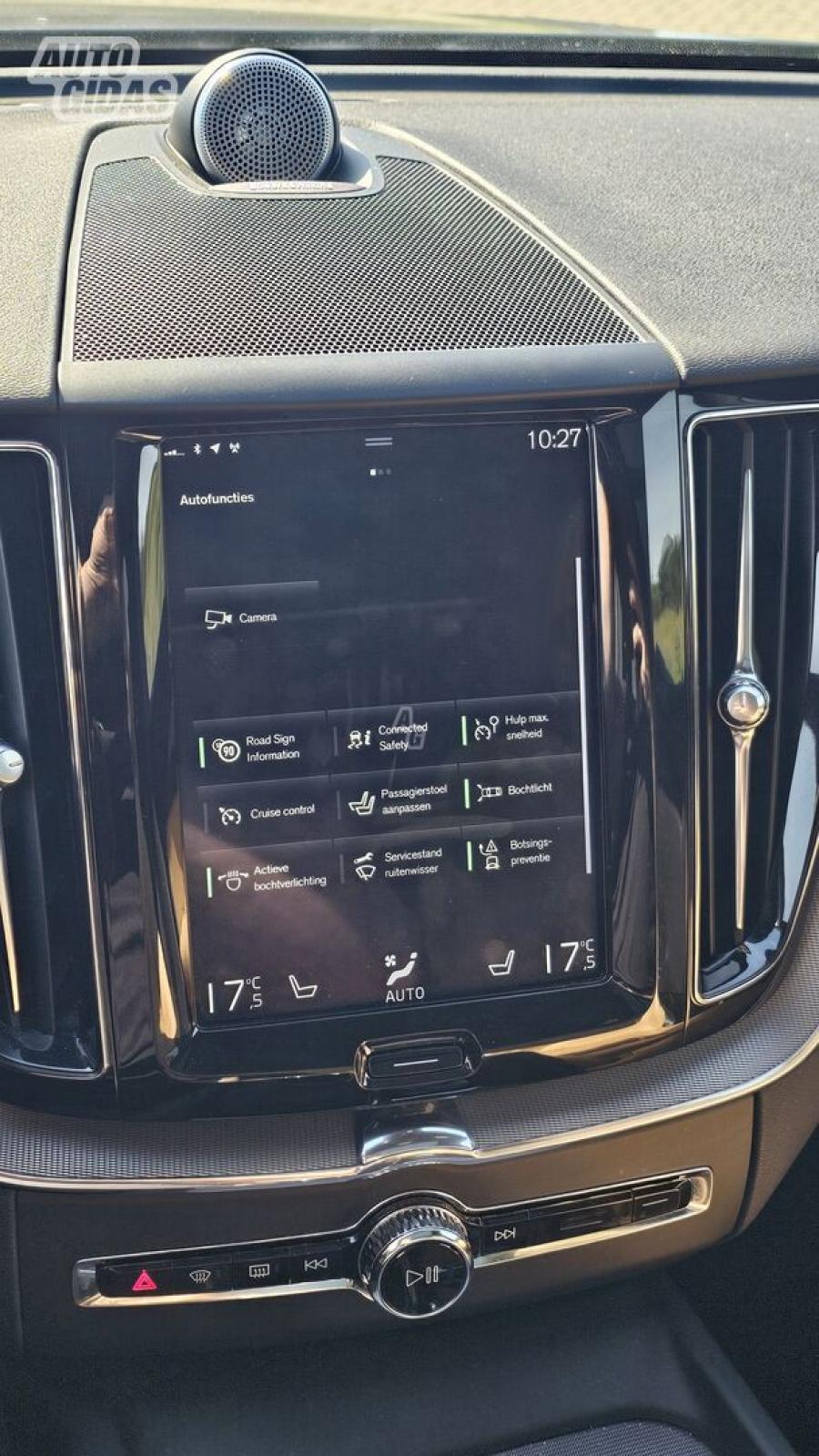 Grey Volvo XC60 2018 in Prienai, with an engine capacity of 2.00 L and mileage of 240 thousand km for 21600 €, photo 22 on AUTOMOTO.COM.LV