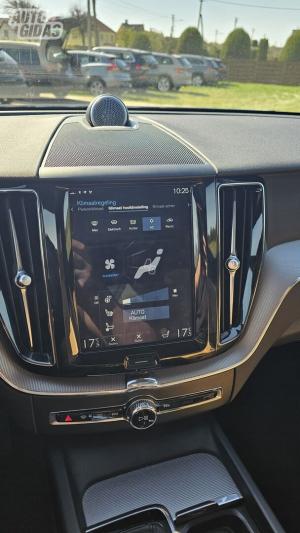 Grey Volvo XC60 2018 in Prienai, with an engine capacity of 2.00 L and mileage of 240 thousand km for 21600 €, photo 23 on AUTOMOTO.COM.LV