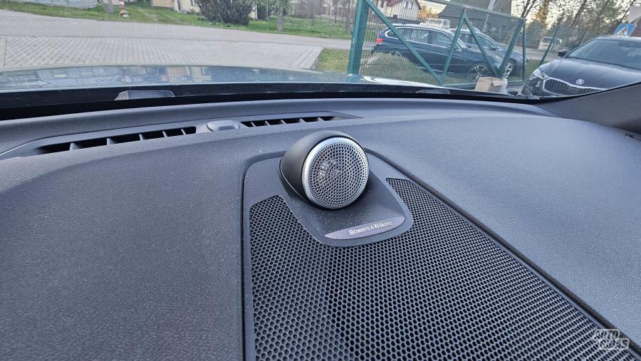 Grey Volvo XC60 2018 in Prienai, with an engine capacity of 2.00 L and mileage of 240 thousand km for 21600 €, photo 24 on AUTOMOTO.COM.LV