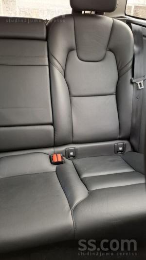 Pelēks Volvo XC60 2018 Rīga, ar dzinēja tilpumu 2.00 L un nobraukumu 180 tūkst. km par 23900 €, foto 3 vietnē AUTOMOTO.COM.LV