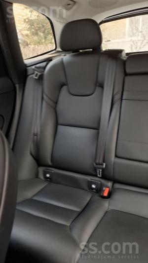 Pelēks Volvo XC60 2018 Rīga, ar dzinēja tilpumu 2.00 L un nobraukumu 180 tūkst. km par 23900 €, foto 6 vietnē AUTOMOTO.COM.LV