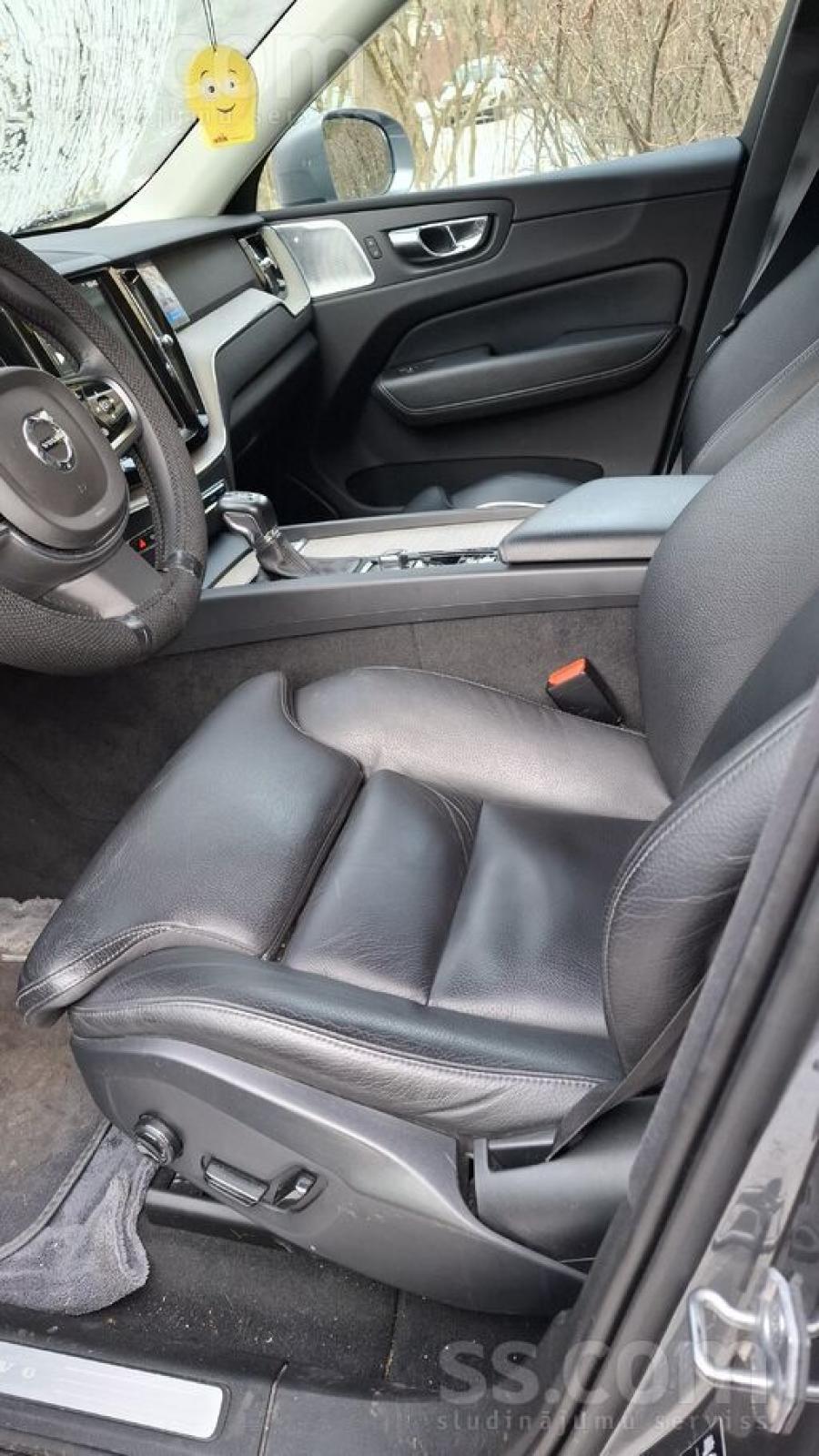 Pelēks Volvo XC60 2018 Rīga, ar dzinēja tilpumu 2.00 L un nobraukumu 180 tūkst. km par 23900 €, foto 9 vietnē AUTOMOTO.COM.LV