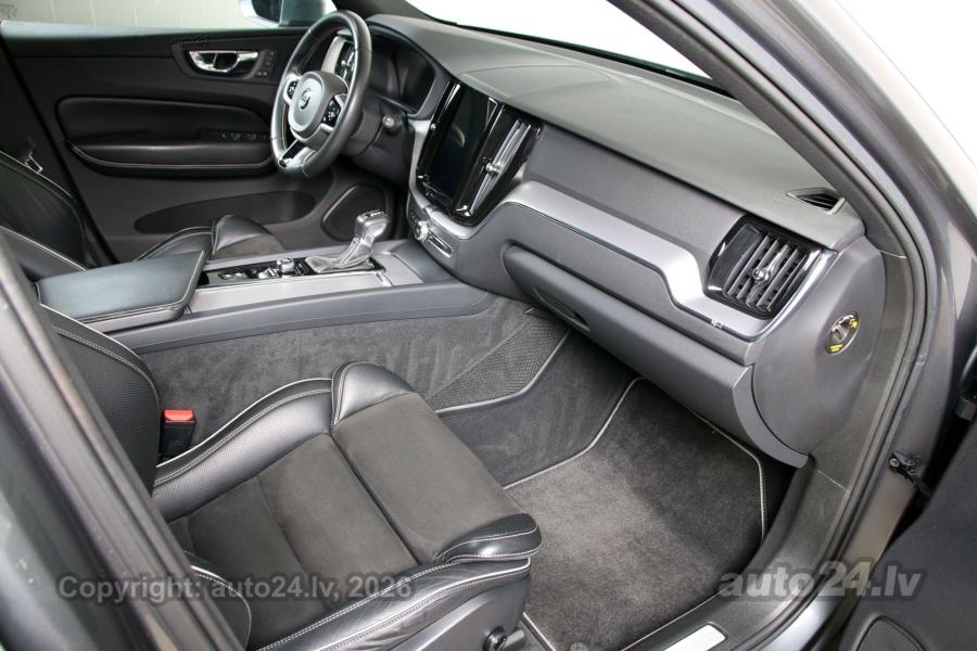 Pelēks Volvo XC60 2018 Pērnava, ar dzinēja tilpumu 2.00 L un nobraukumu 121 tūkst. km par 28990 €, foto 10 vietnē AUTOMOTO.COM.LV