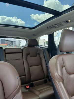 Grey Volvo XC60 2018 in Kaunas, with an engine capacity of 2.00 L and mileage of 131 thousand km for 21700 €, photo 13 on AUTOMOTO.COM.LV