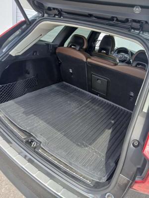 Grey Volvo XC60 2018 in Kaunas, with an engine capacity of 2.00 L and mileage of 131 thousand km for 21700 €, photo 15 on AUTOMOTO.COM.LV