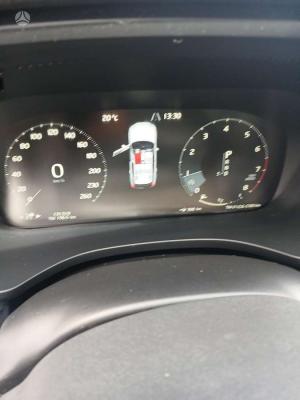 Grey Volvo XC60 2018 in Kaunas, with an engine capacity of 2.00 L and mileage of 131 thousand km for 21700 €, photo 18 on AUTOMOTO.COM.LV