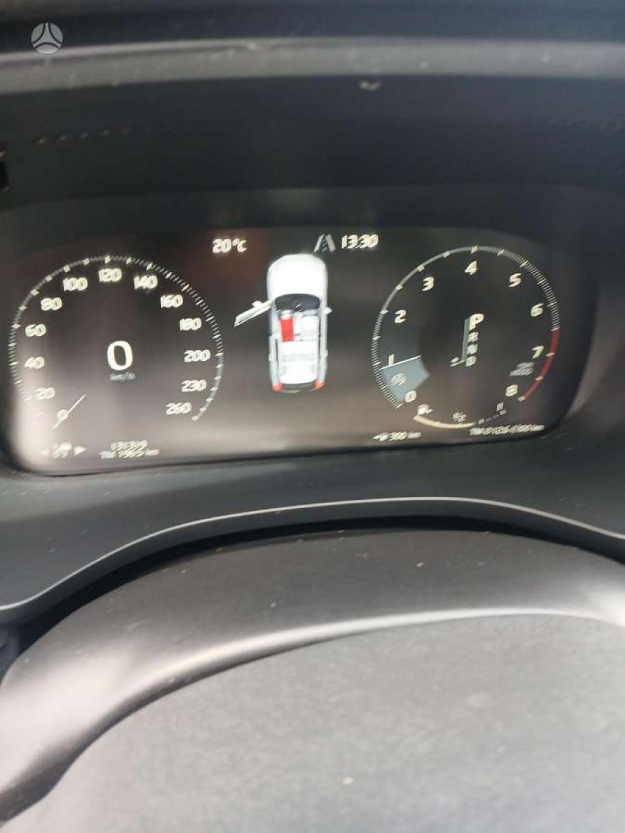Grey Volvo XC60 2018 in Kaunas, with an engine capacity of 2.00 L and mileage of 131 thousand km for 21700 €, photo 18 on AUTOMOTO.COM.LV