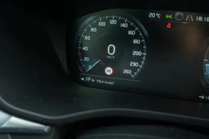 Серый Вольво ХС60 2018 в Гробиня, объемом двигателя 2.00 л и пробегом 275 тыс. км за 21999 €, фото 29 на AUTOMOTO.COM.LV