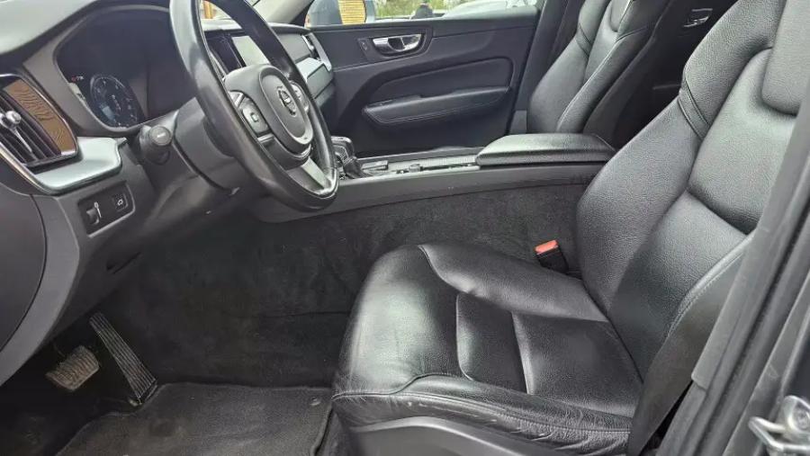Pelēks Volvo XC60 2018 Rīga, ar dzinēja tilpumu 2.00 L un nobraukumu 257 tūkst. km par 19950 €, foto 10 vietnē AUTOMOTO.COM.LV