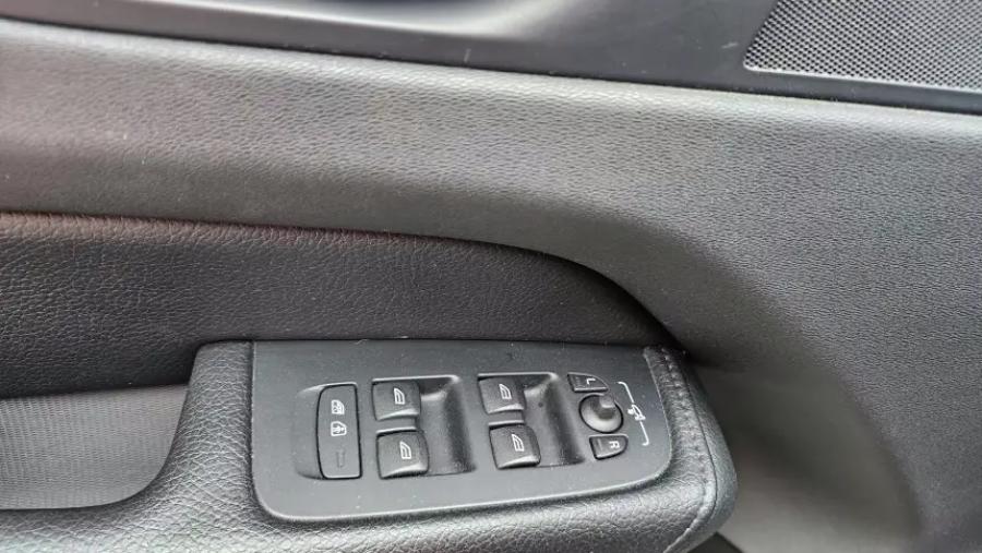 Pelēks Volvo XC60 2018 Rīga, ar dzinēja tilpumu 2.00 L un nobraukumu 257 tūkst. km par 19950 €, foto 13 vietnē AUTOMOTO.COM.LV