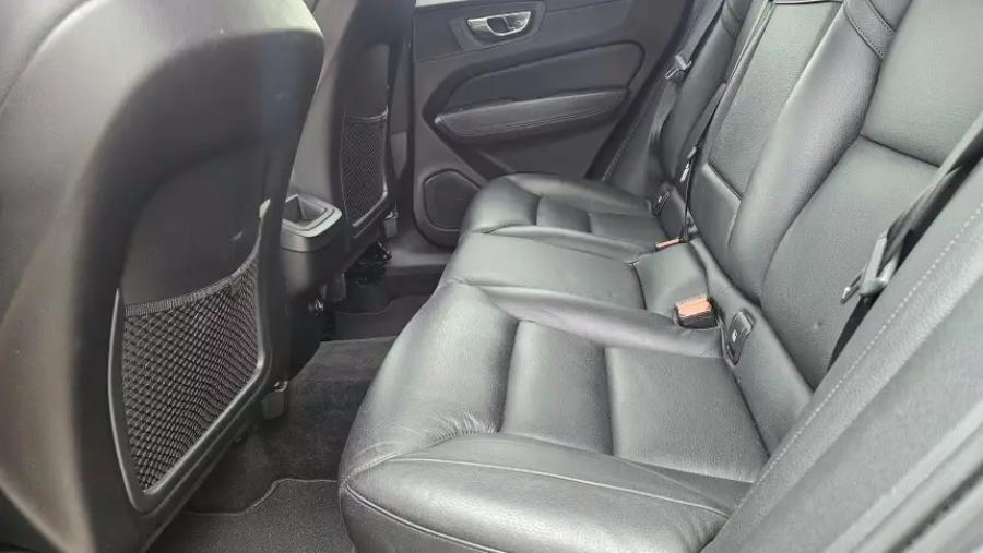 Pelēks Volvo XC60 2018 Rīga, ar dzinēja tilpumu 2.00 L un nobraukumu 257 tūkst. km par 19950 €, foto 24 vietnē AUTOMOTO.COM.LV
